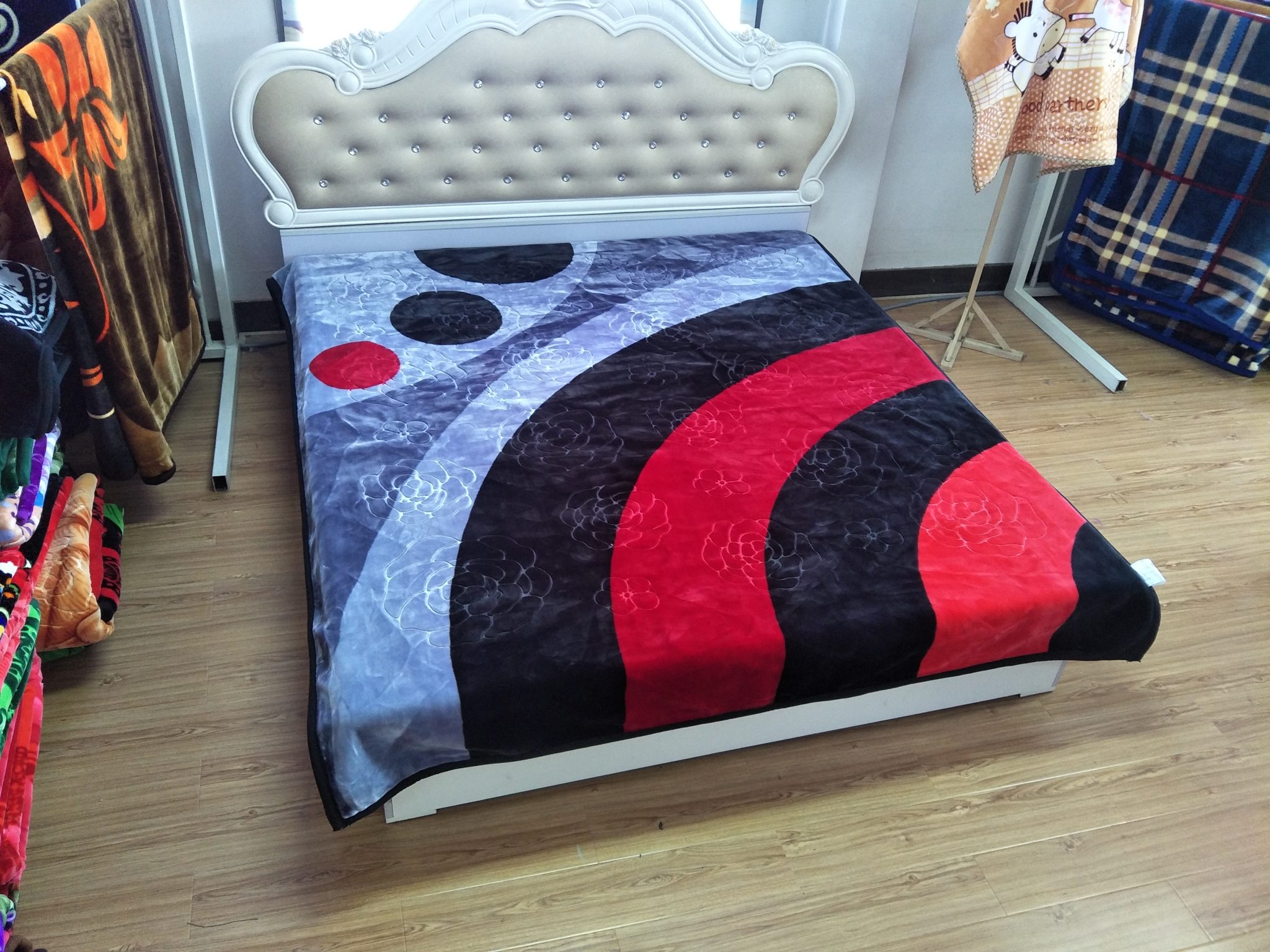 What is a Raschel blanket? How about the quality? What are the ...